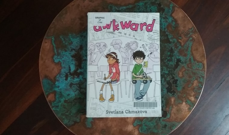 Awkward by Svetlana Chmakova | LOOK INSIDE